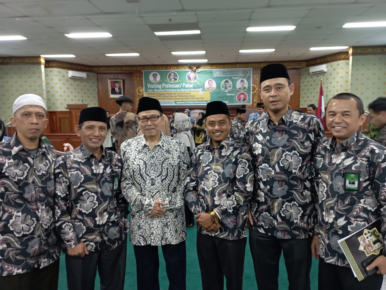 VISITING PROFESSOR: MEMAHAMI PERBEDAAN DAN MERAWAT TOLERANSI – FAKULTAS ...